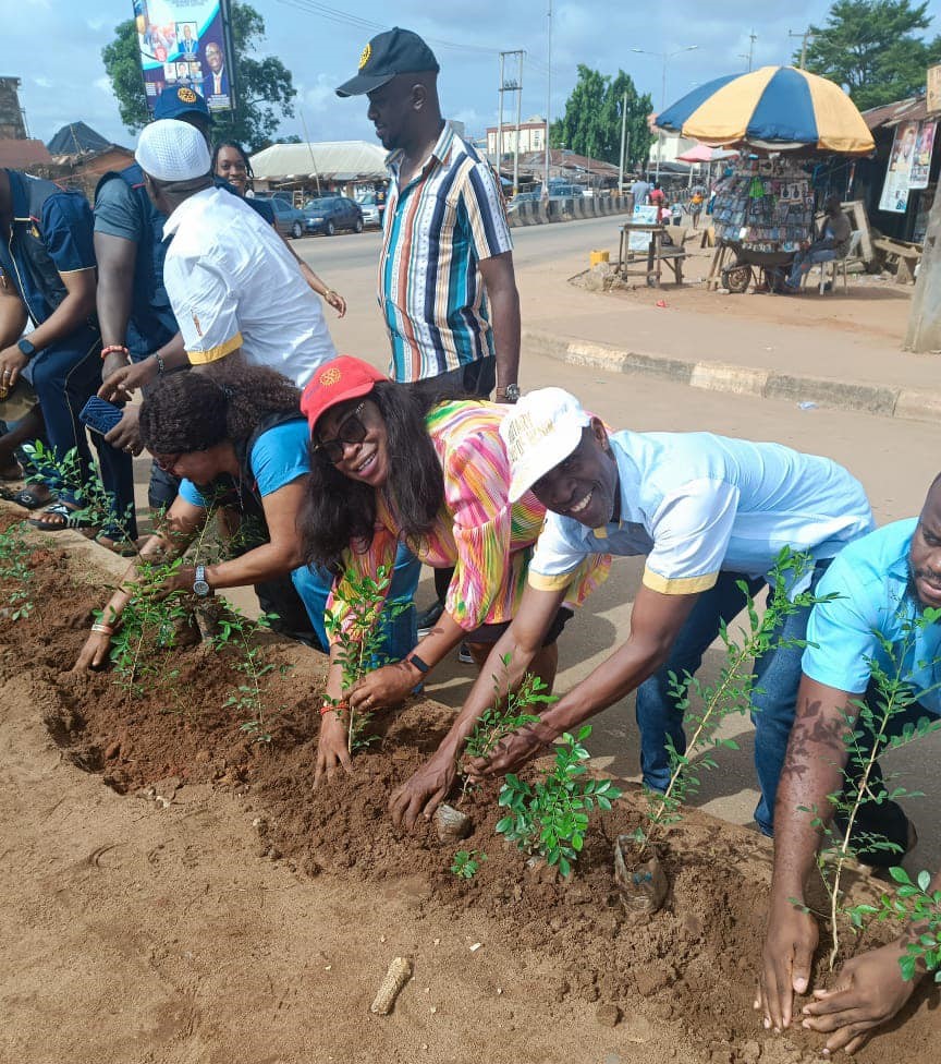 Rotary Clubs and Edo State Ministry of Environment Celebrate World ...